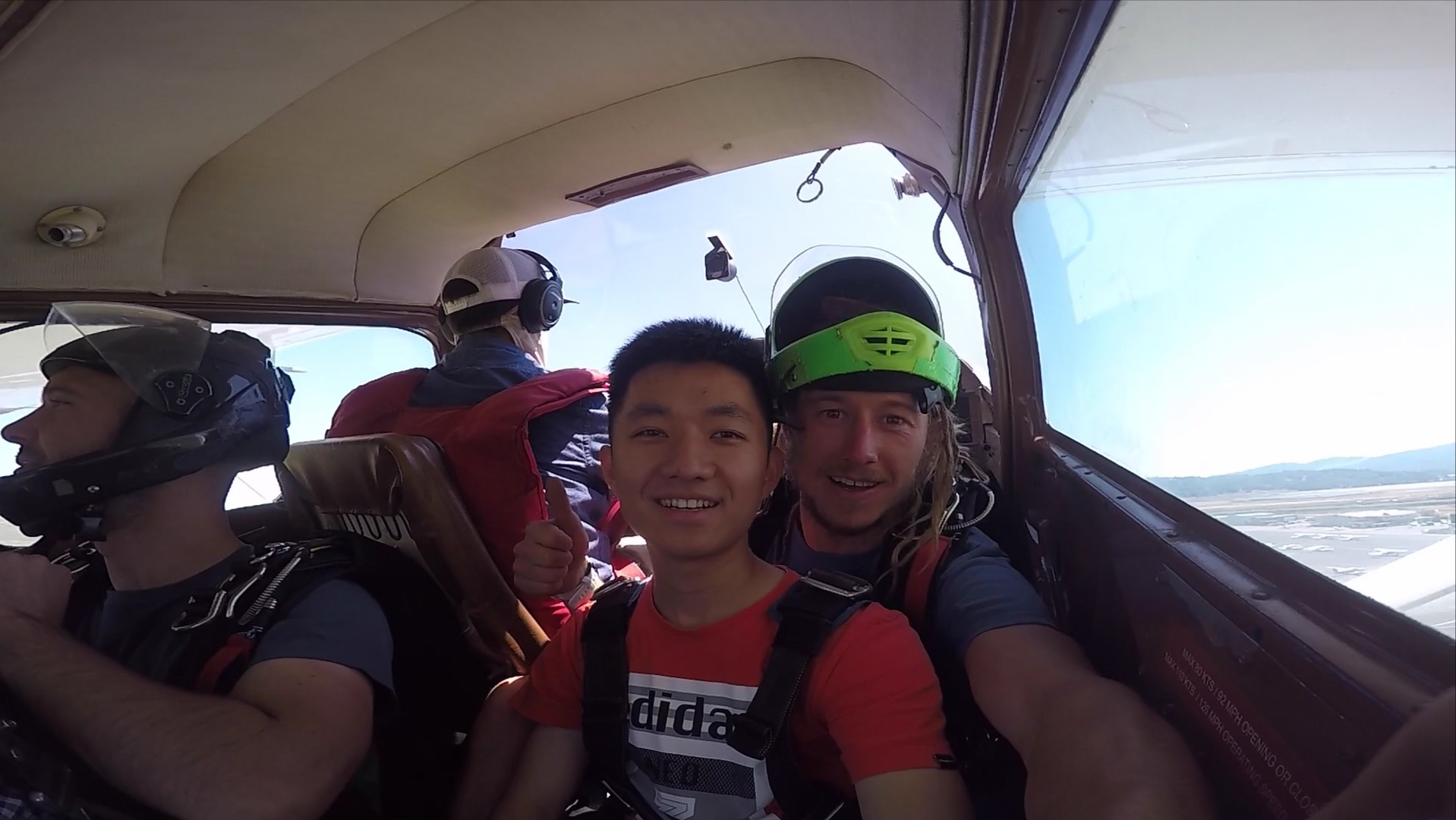 Skydiving in the Skydive Golden Gate | DongXuehui's Blog
